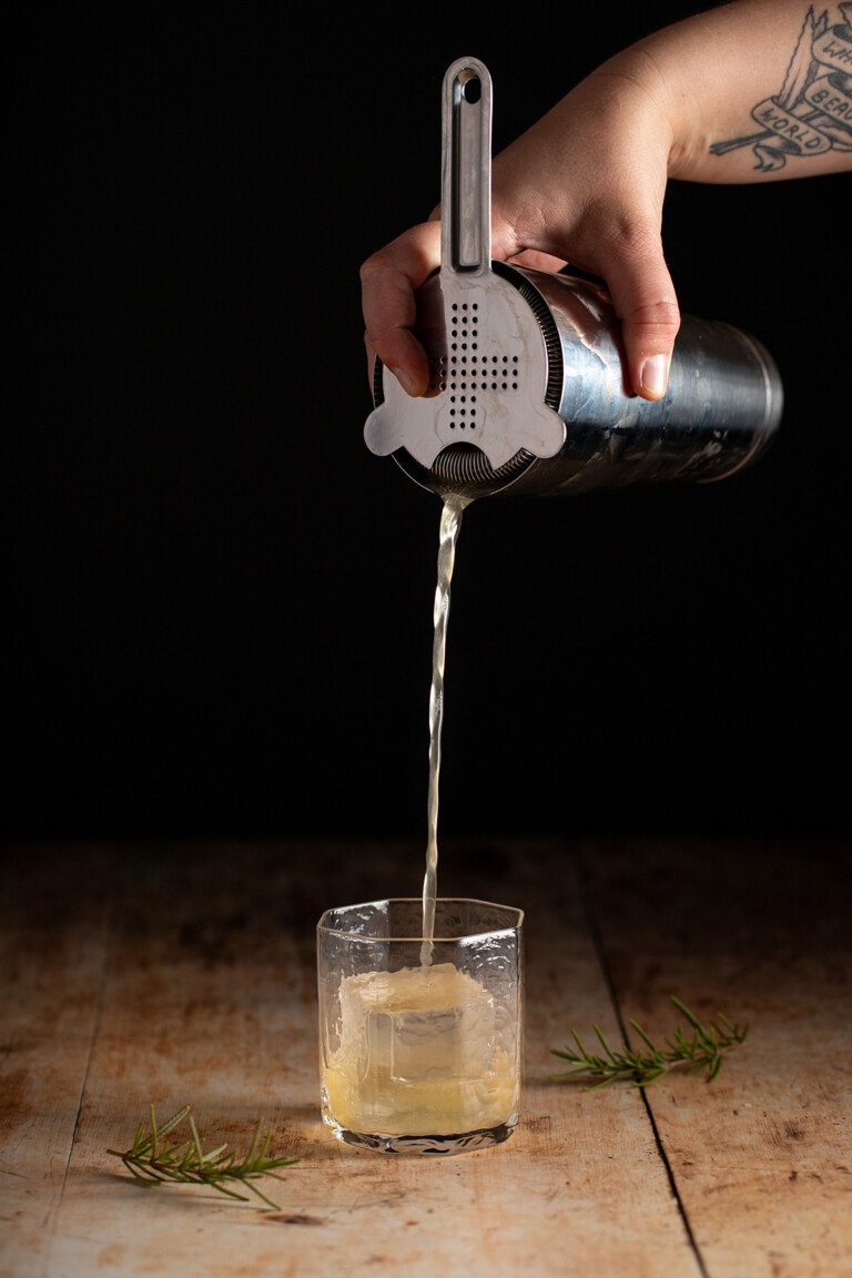 Ginger Pear Holiday Mocktail – Libations and Lattes